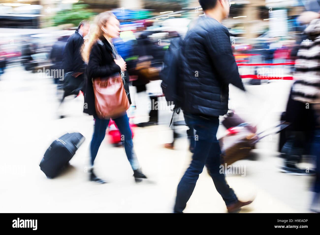 People in motion hi-res stock photography and images - Alamy