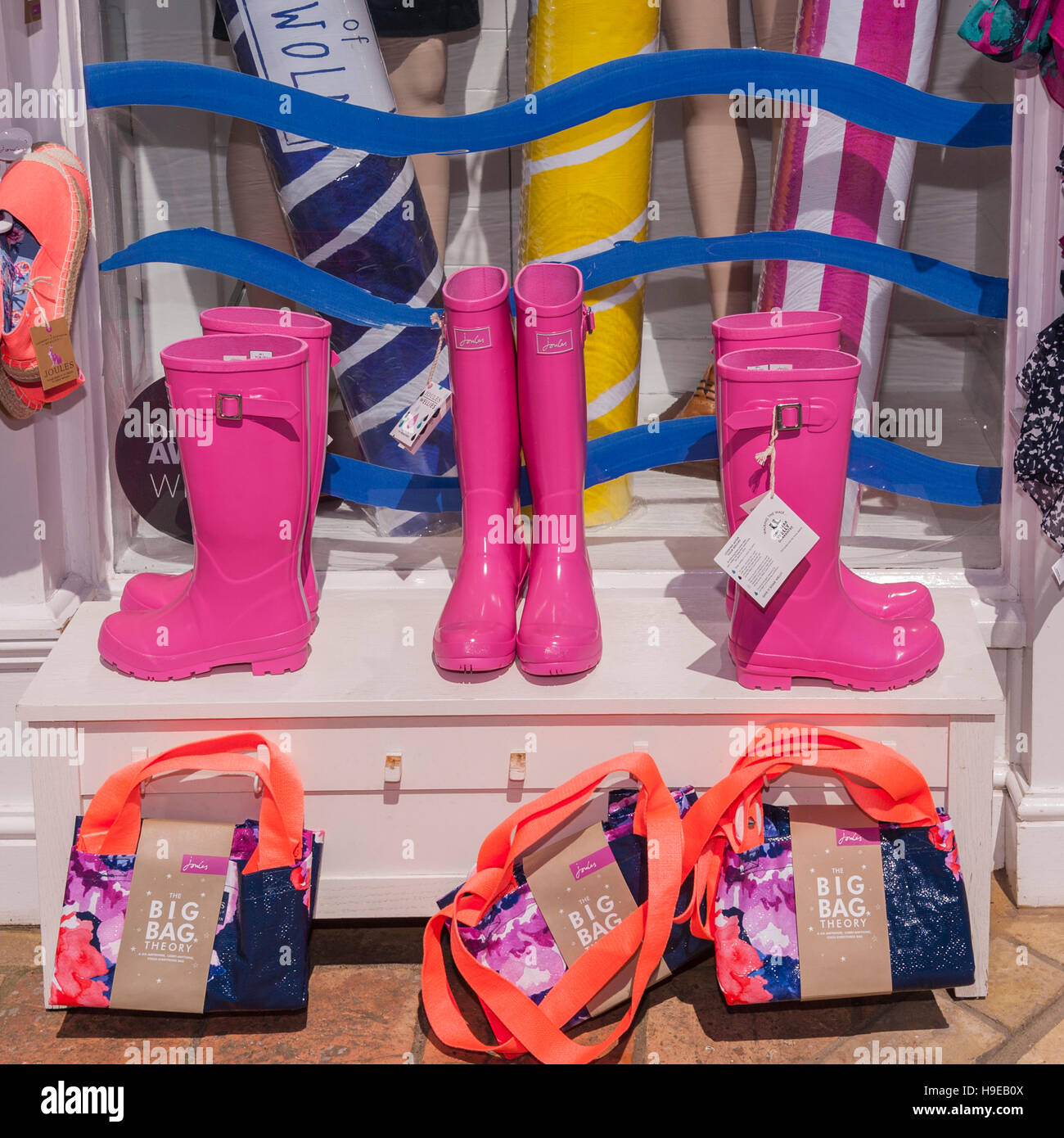 Joules outdoor boots hi-res stock photography and images - Alamy
