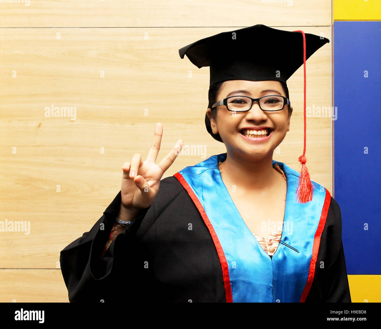 Graduation asian female hi-res stock photography and images - Alamy