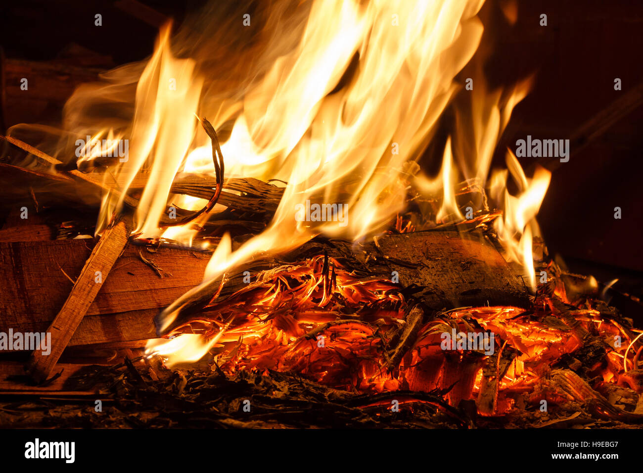 Wood piles charcoal hi-res stock photography and images - Alamy