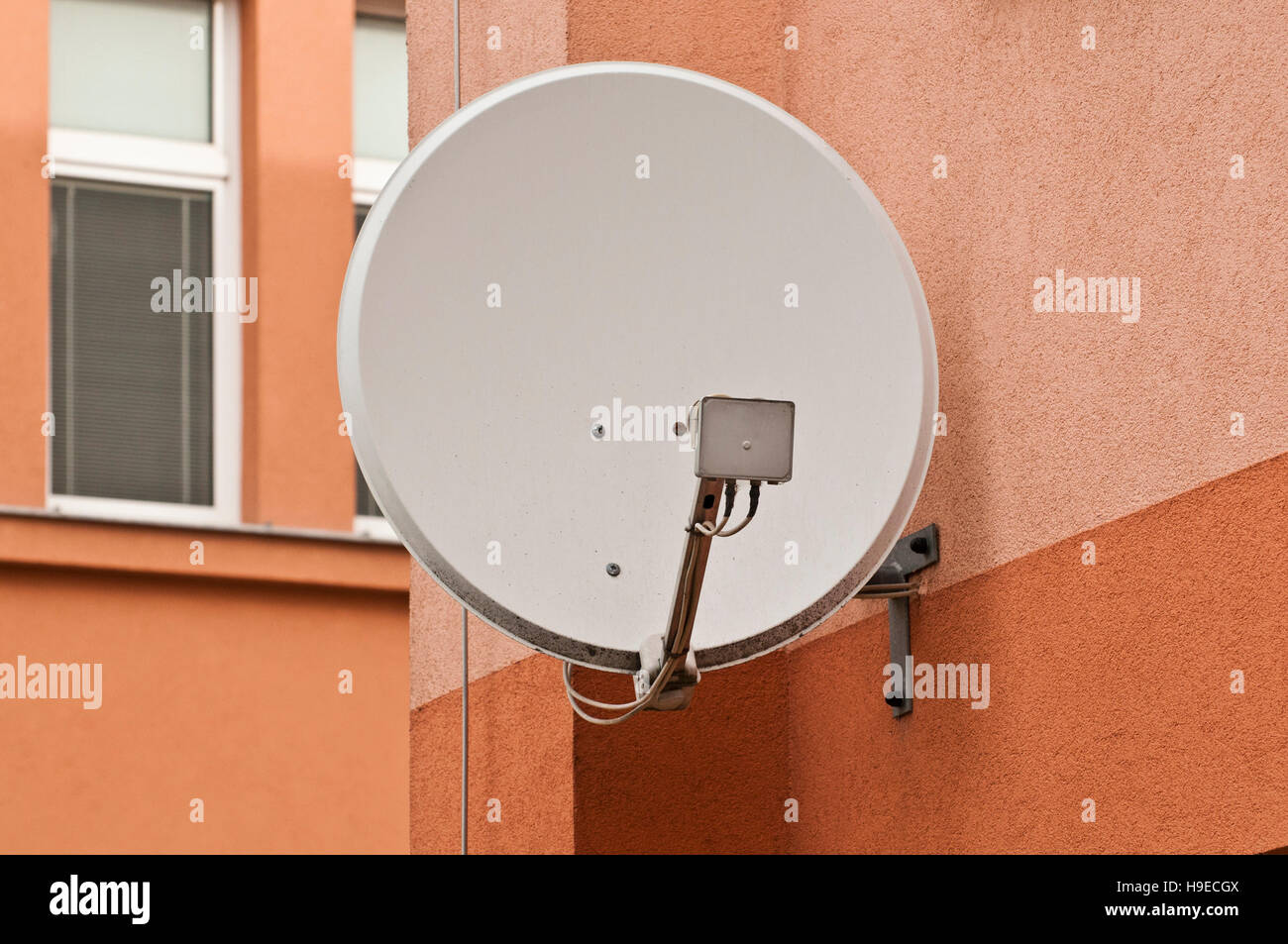 Transmission dish hi-res stock photography and images - Alamy