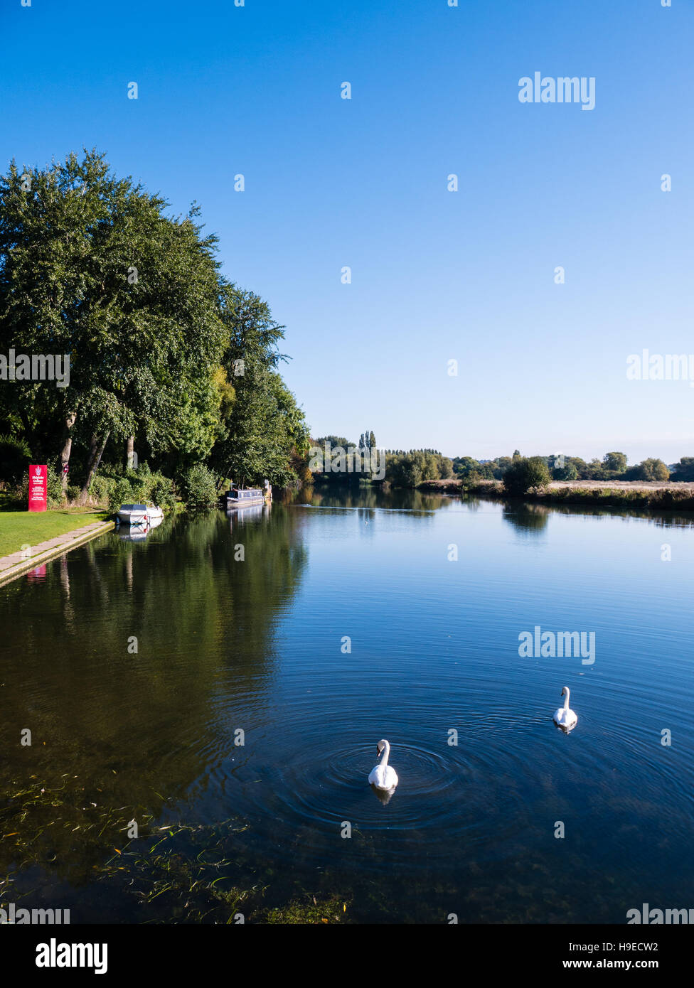Shiplake oxfordshire river hi-res stock photography and images - Alamy