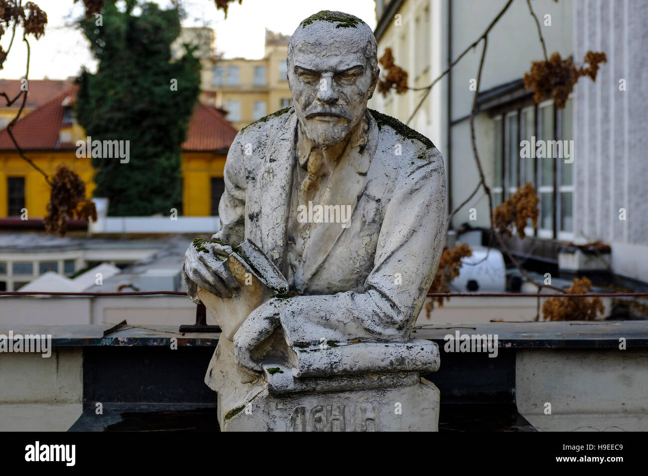 Statue of Lenin Stock Photo - Alamy