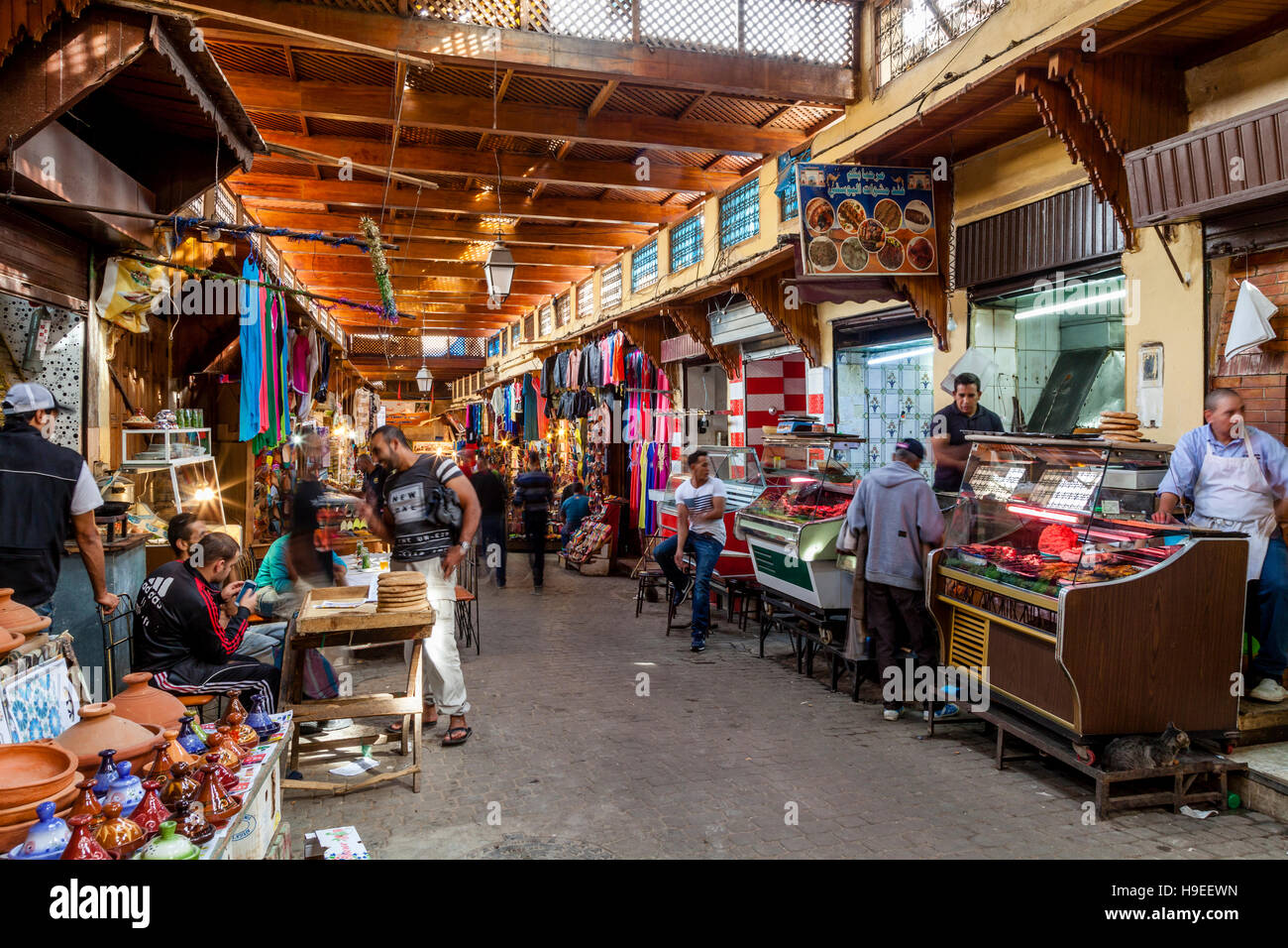 Shops In The Medina, Fez el Bali, Fez, Morocco Stock Photo - Alamy