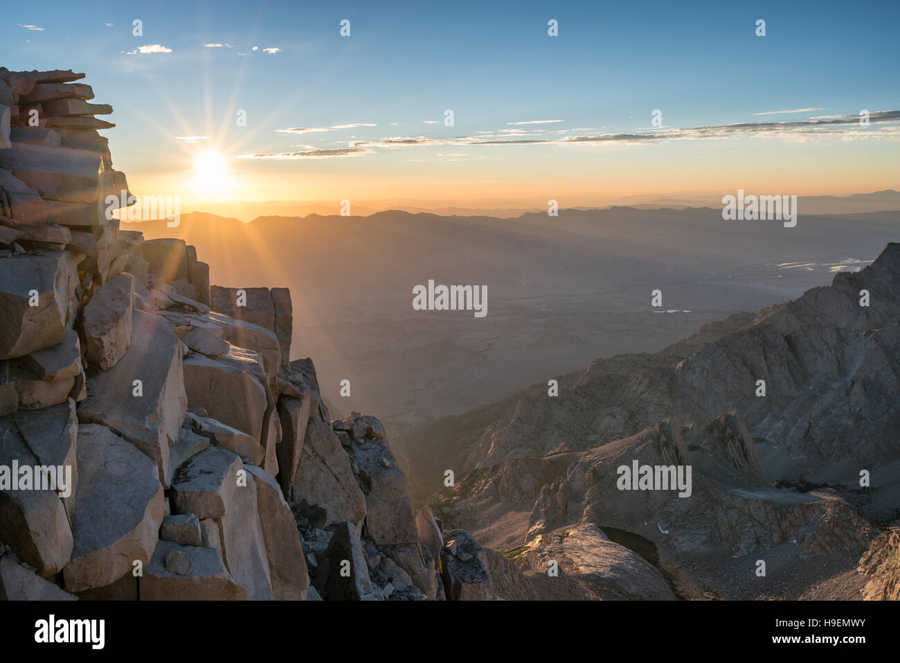 Sunrise at the summit of Mount Whitney, Sequoia National Park ...