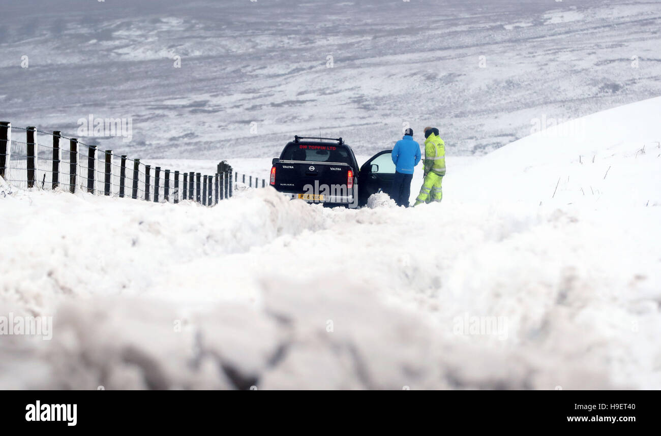 A truck in the snow on the A686 by Hartside Cafe on the Northumberland ...