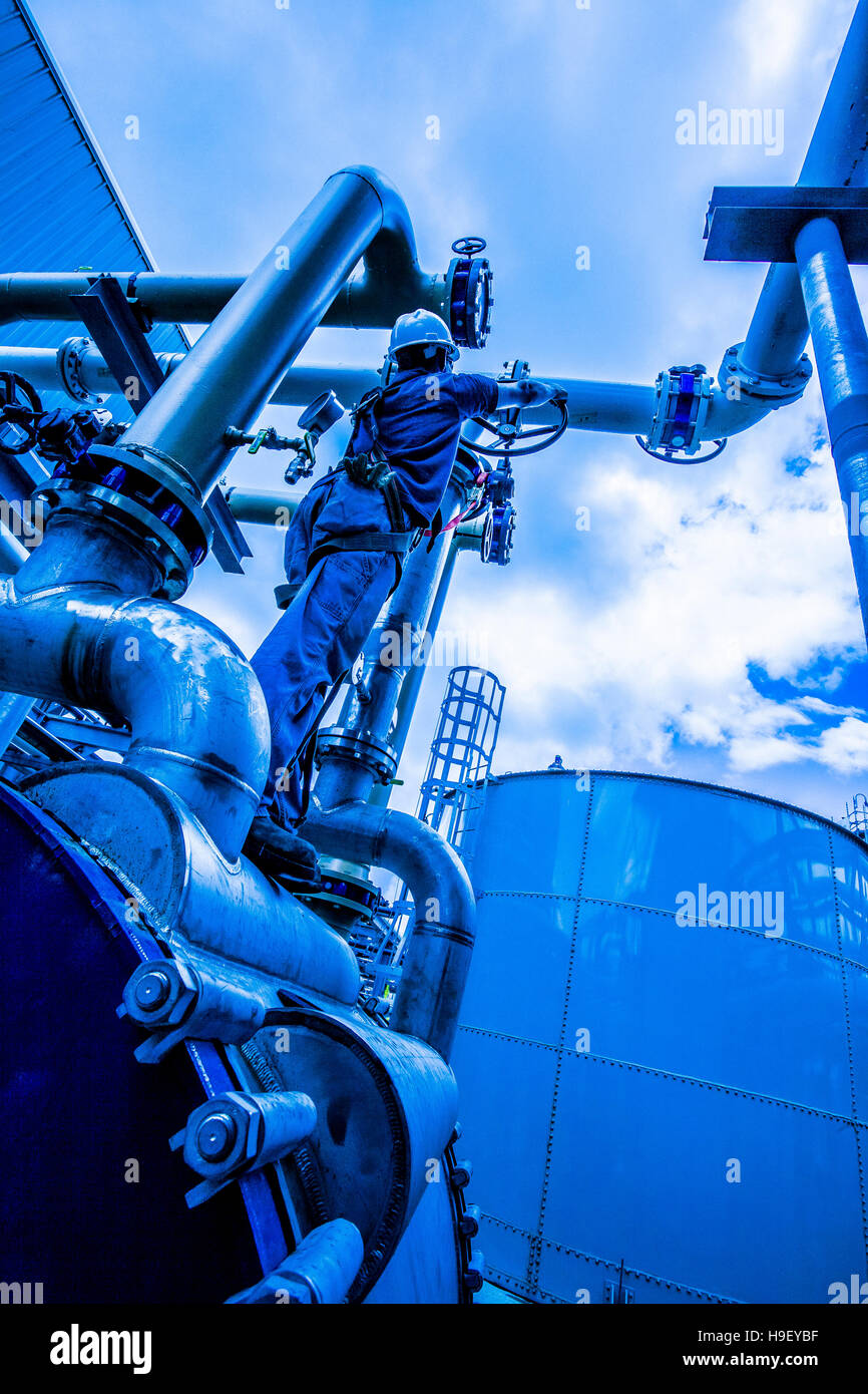 24 valve hi-res stock photography and images - Alamy