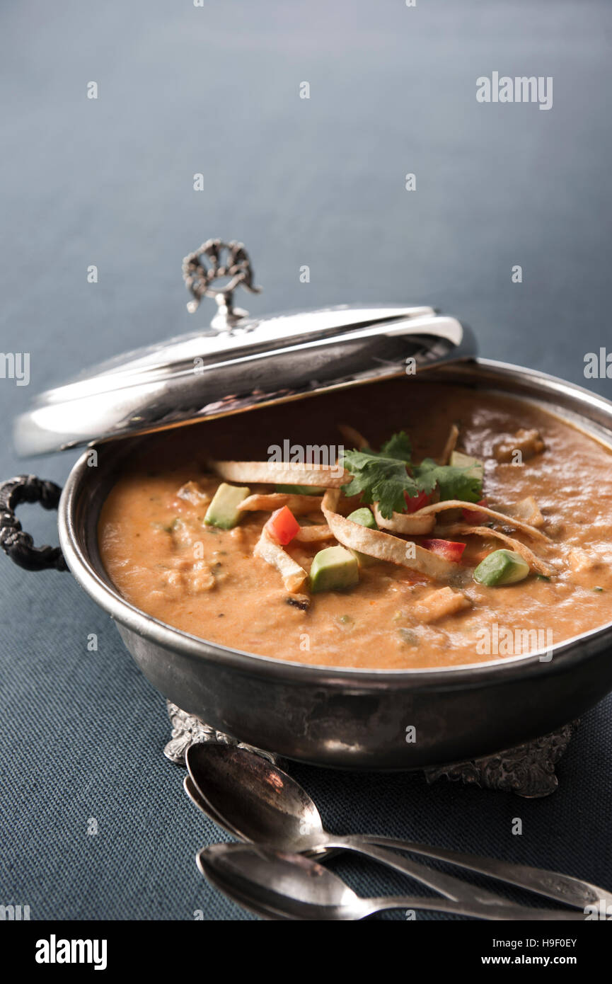 Silver pot hi-res stock photography and images - Alamy