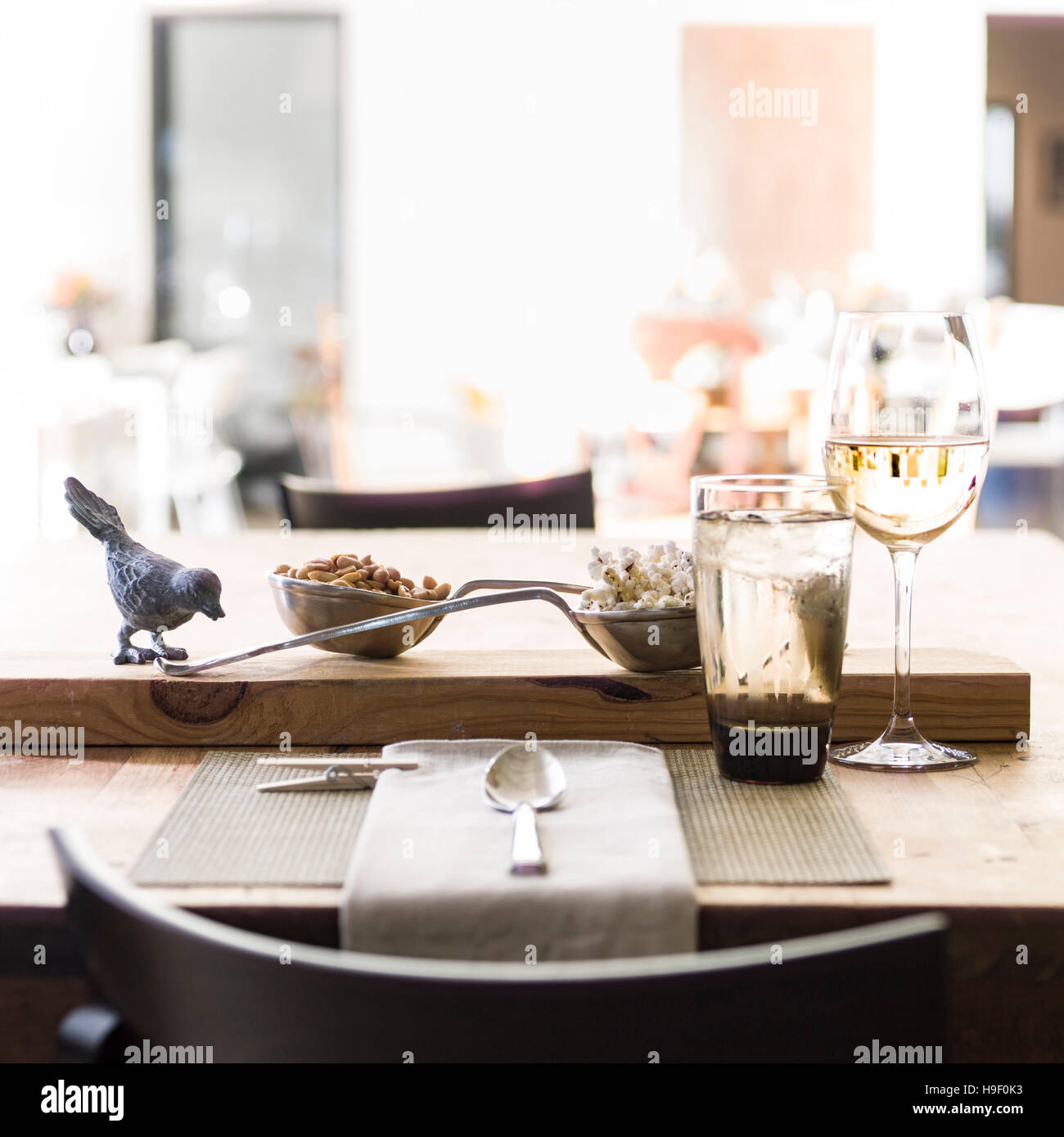 Place setting for informal lunch Stock Photo - Alamy