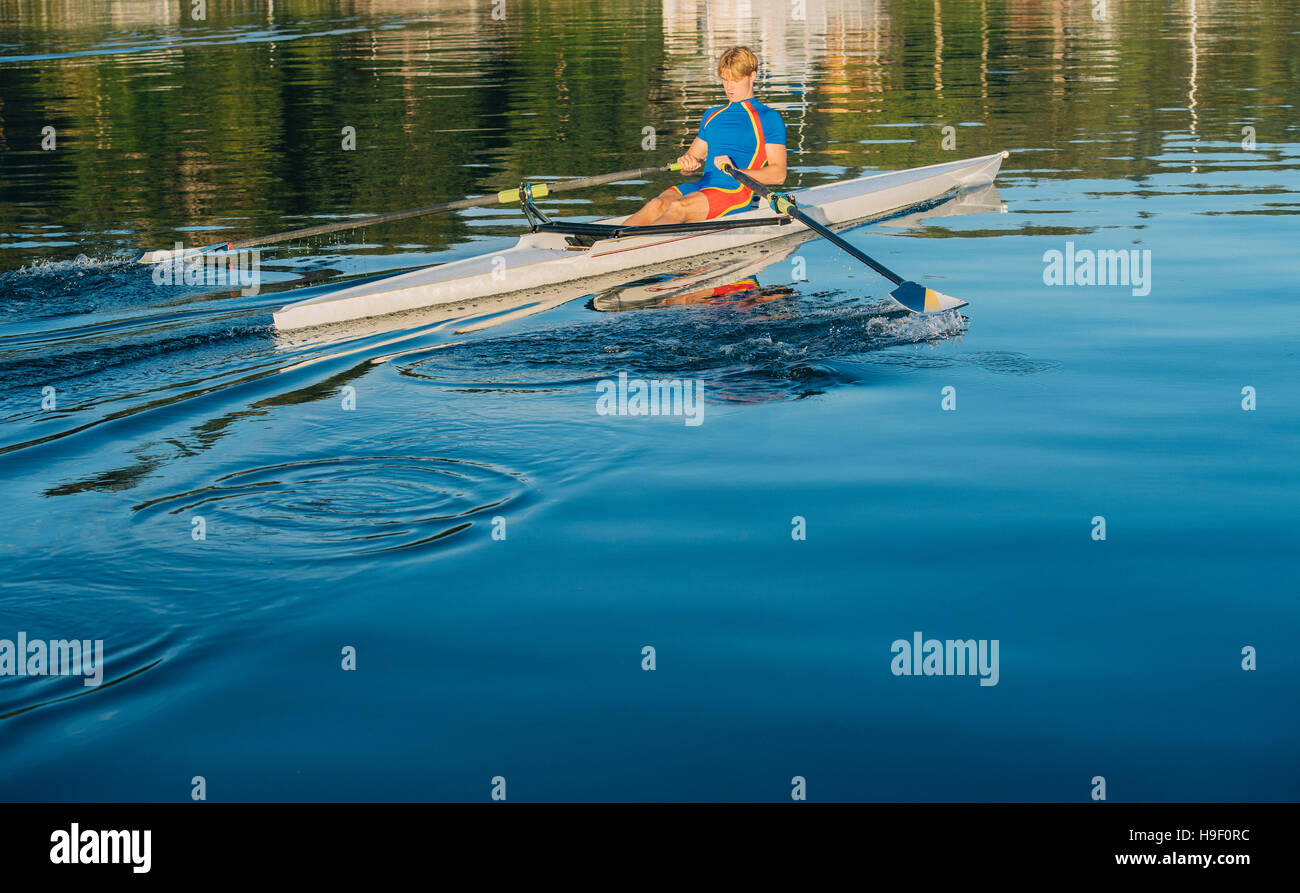 Seated rowing hi-res stock photography and images - Alamy