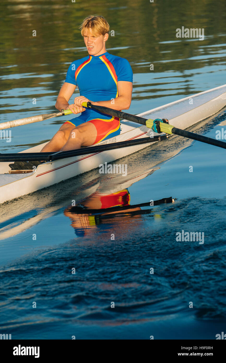 Seated rowing hi-res stock photography and images - Alamy