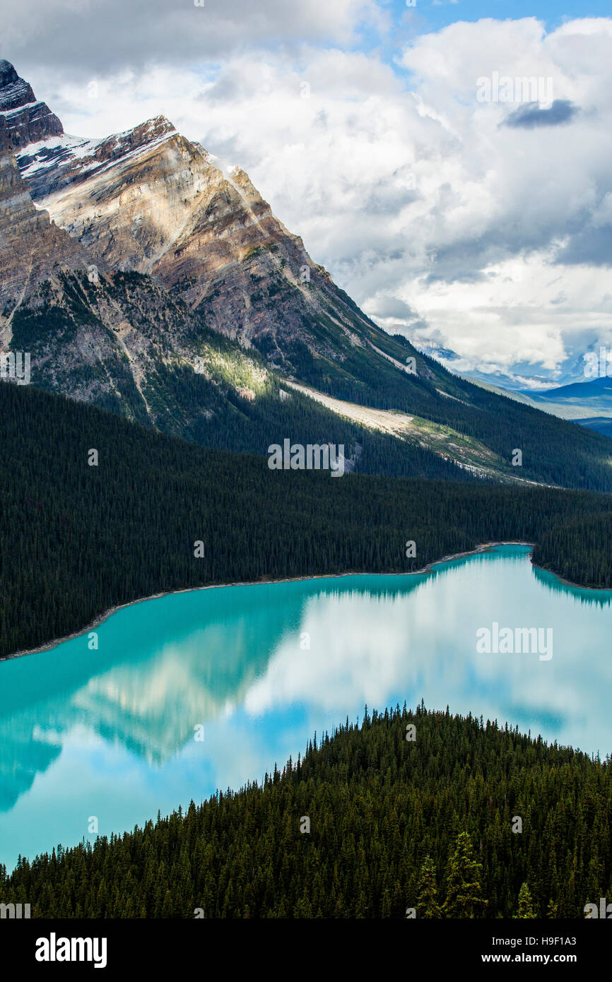 Still cold mountain hi-res stock photography and images - Alamy