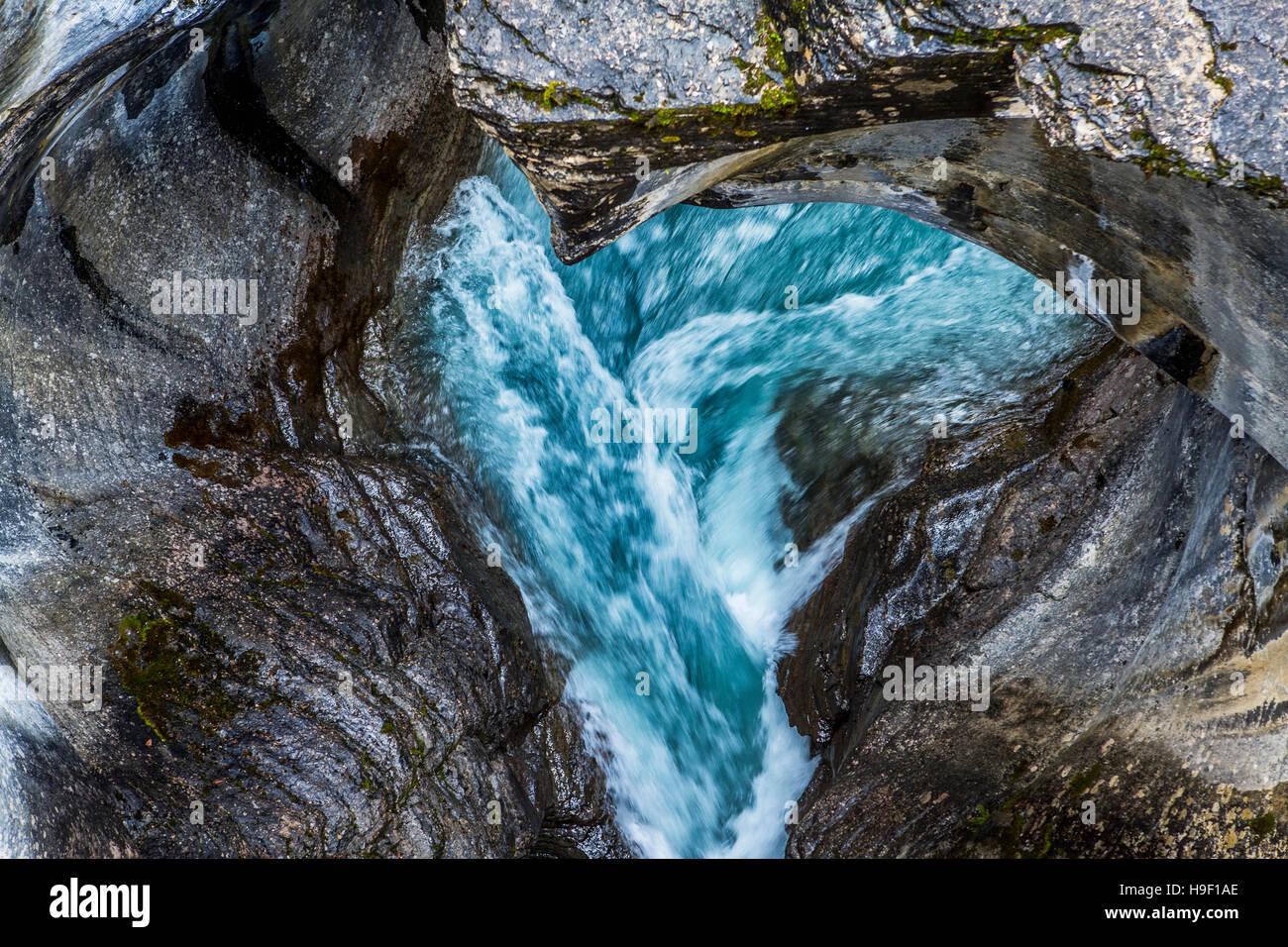 Blurred stone under river hi-res stock photography and images - Alamy
