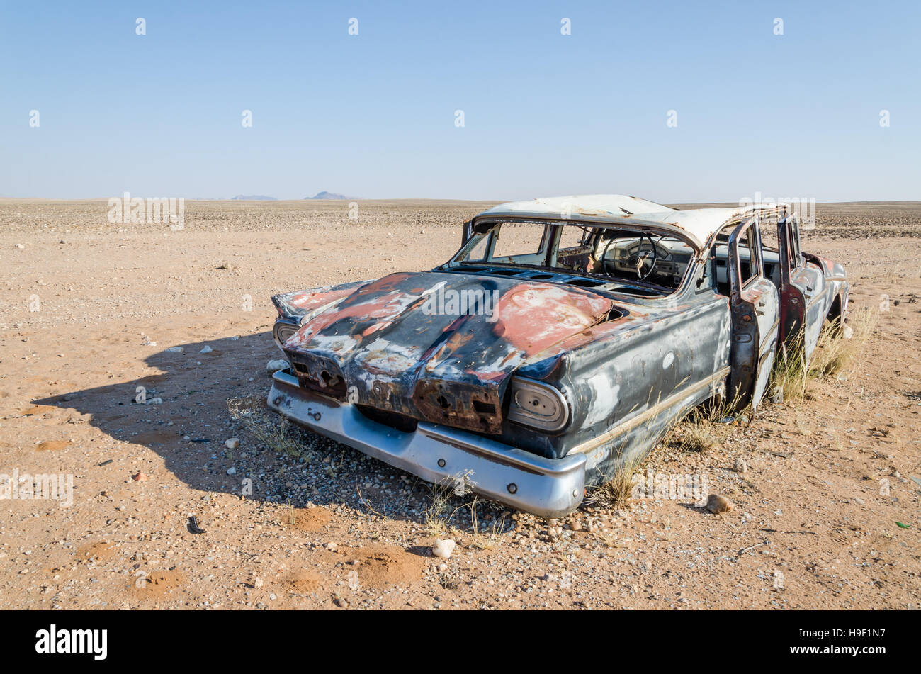 Car breakdown in desert hi-res stock photography and images - Alamy