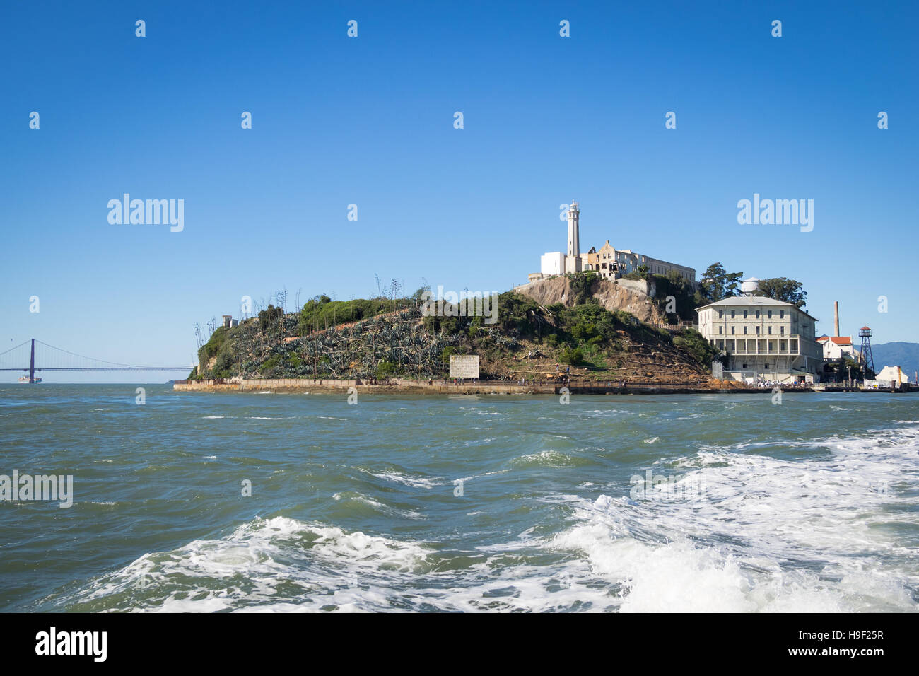 A view of Alcatraz Island from the Alcatraz ferry with the Golden Gate ...