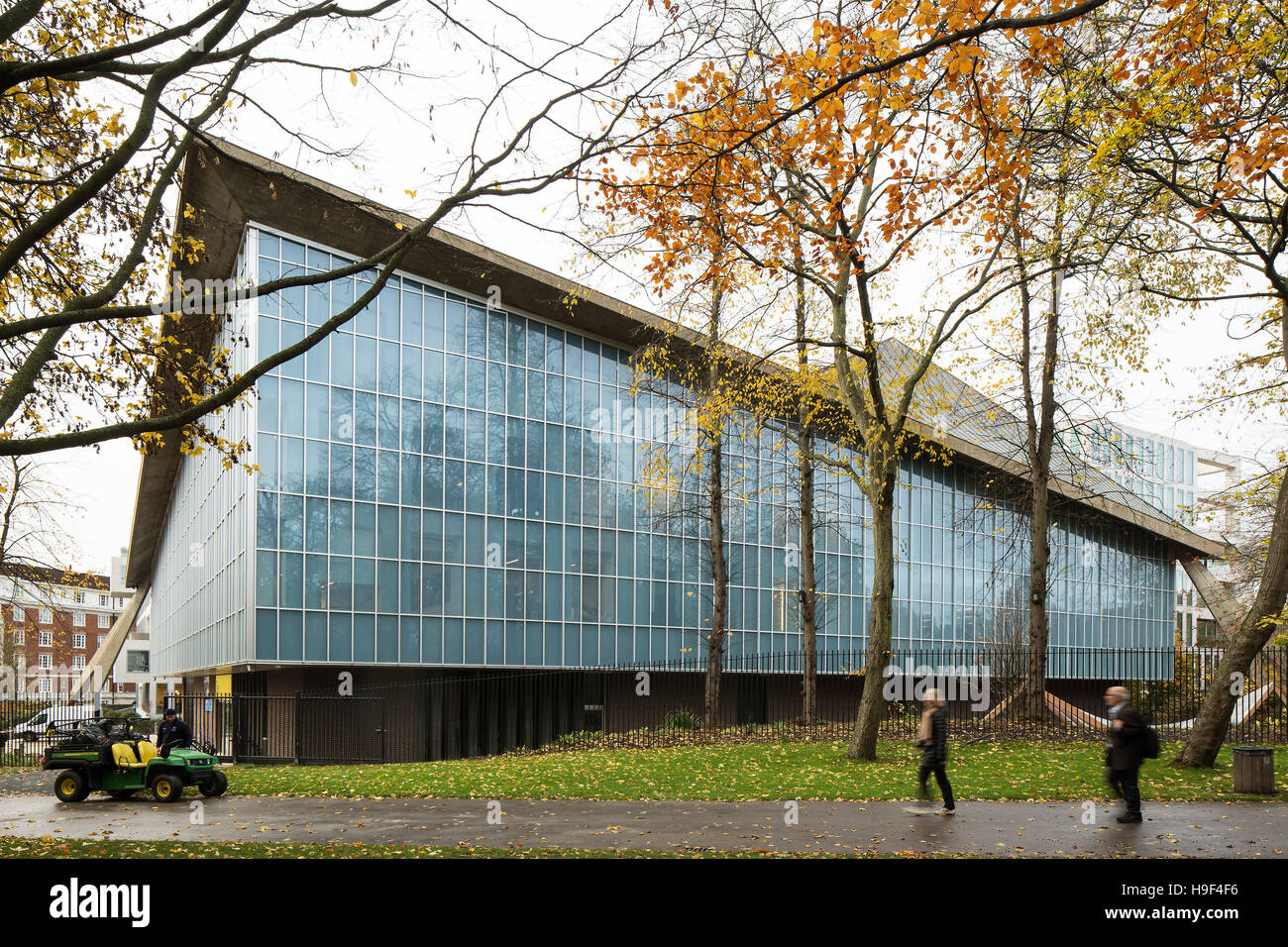 Exterior view of building through park. Design Museum, London, United ...