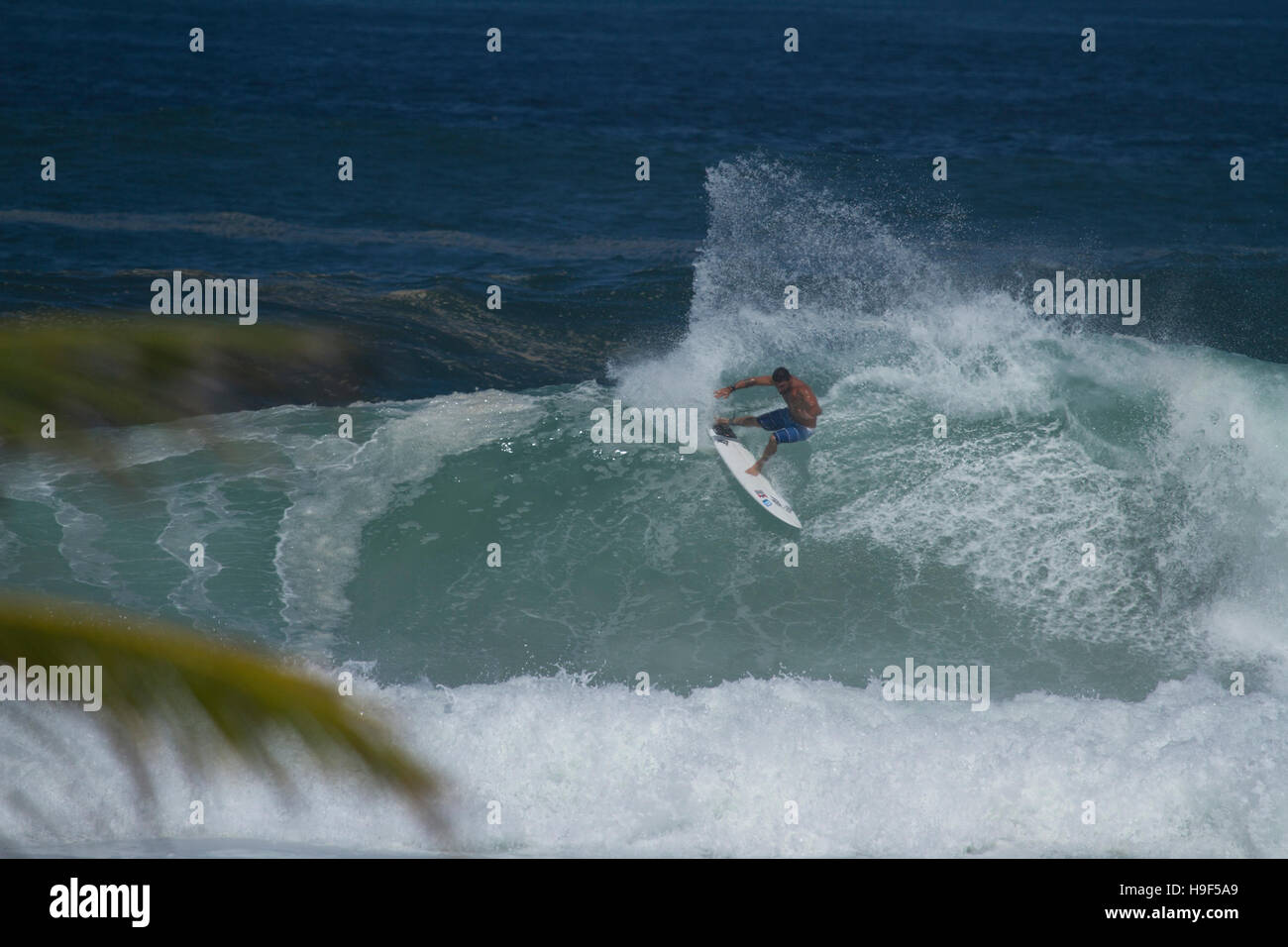 Wave face hi-res stock photography and images - Alamy