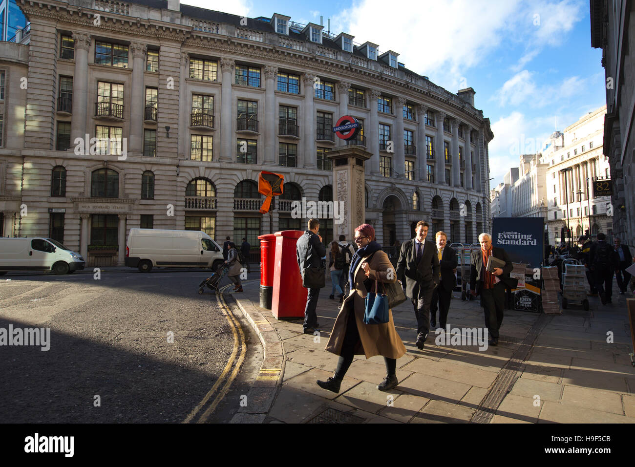 Lombard street london hi-res stock photography and images - Alamy