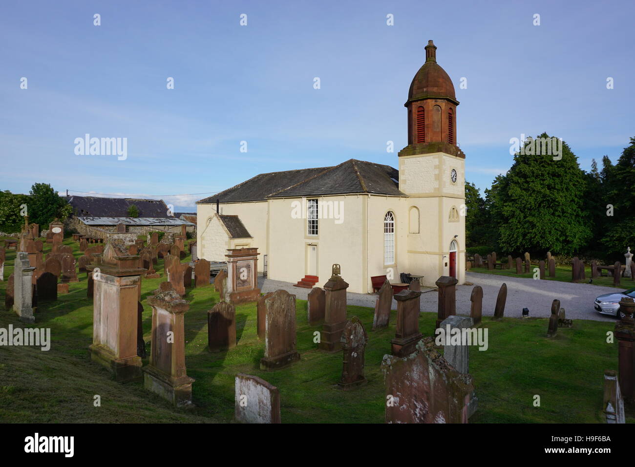 Kirk yard hi-res stock photography and images - Alamy