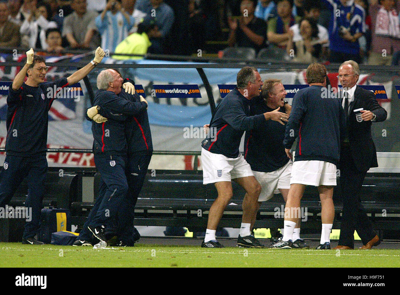CLEMENCE LEE MCCLAREN ERICSSON ENGLAND V ARGENTINA 2002 SAPPORO STADIUM ...