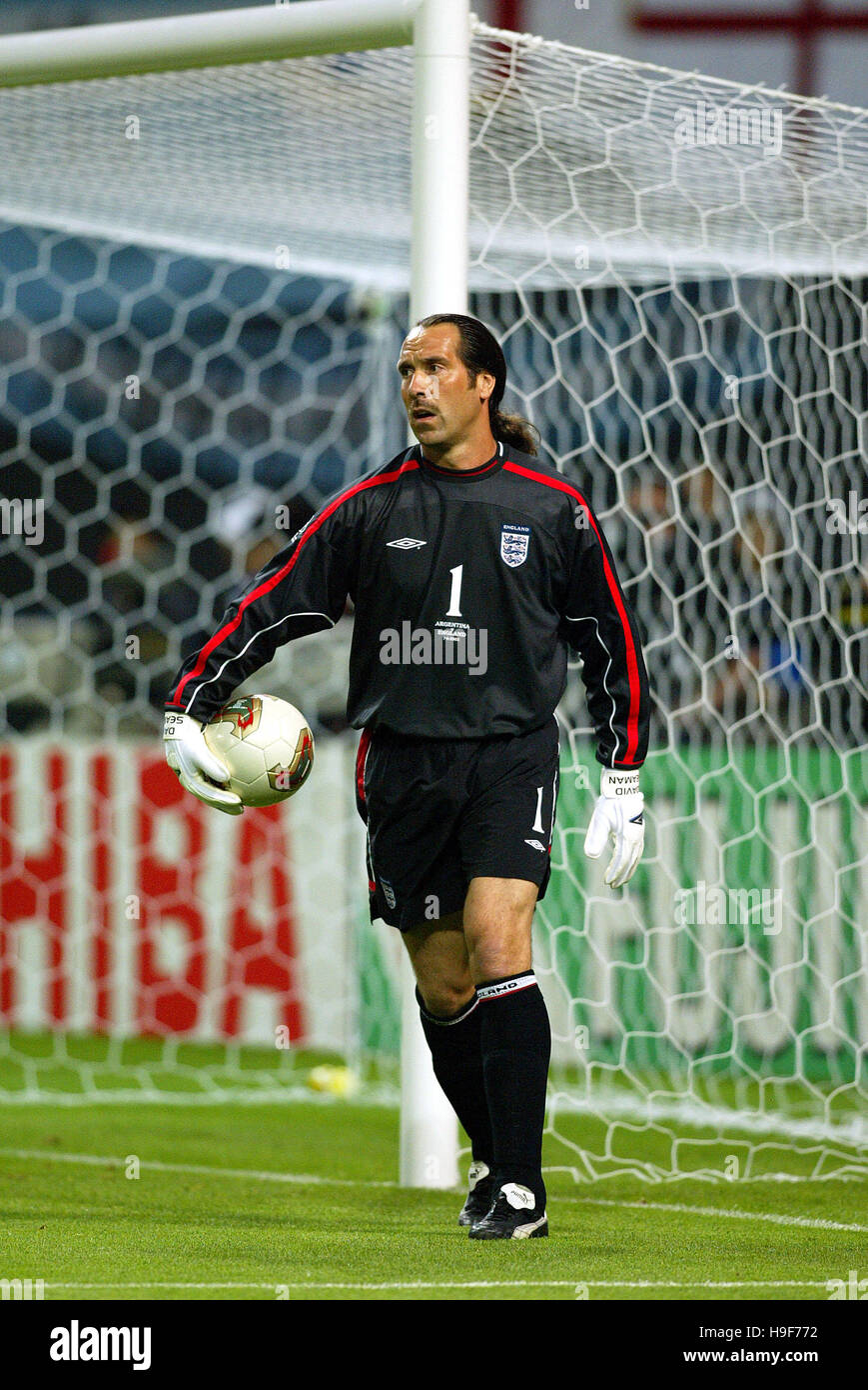 DAVID SEAMAN ENGLAND & ARSENAL FC SAPPORO STADIUM SAPPORO JAPAN 07 June ...