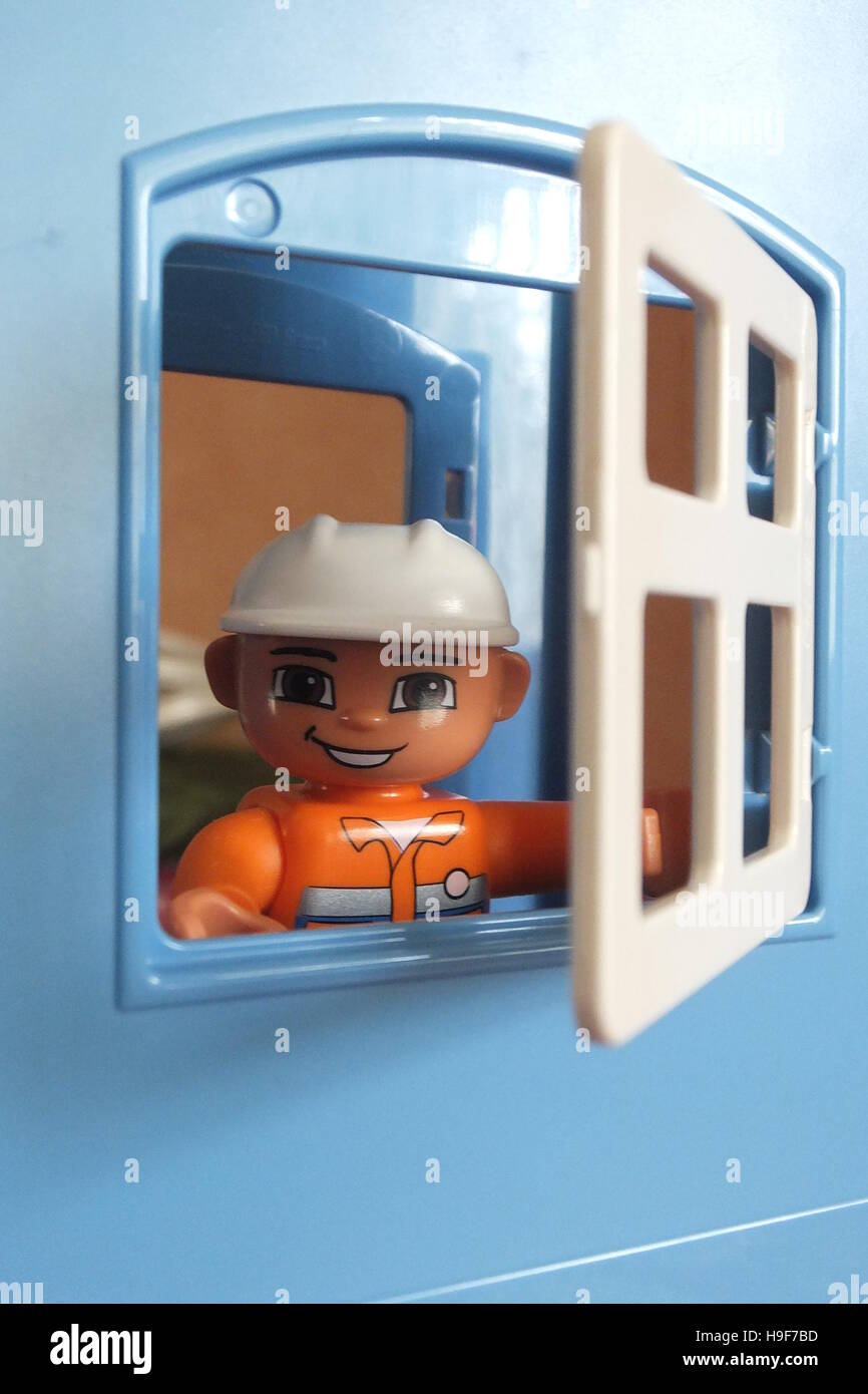 Smiling figure hi-res stock photography and images - Alamy