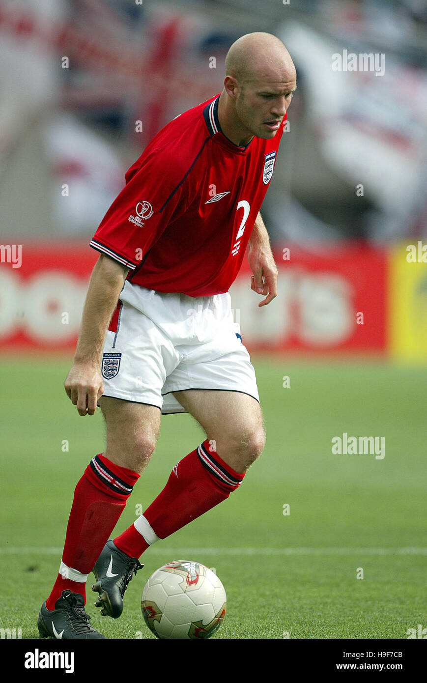 DANNY MILLS ENGLAND & LEEDS UNITED FC OSAKA STADIUM OSAKA JAPAN 12 June ...