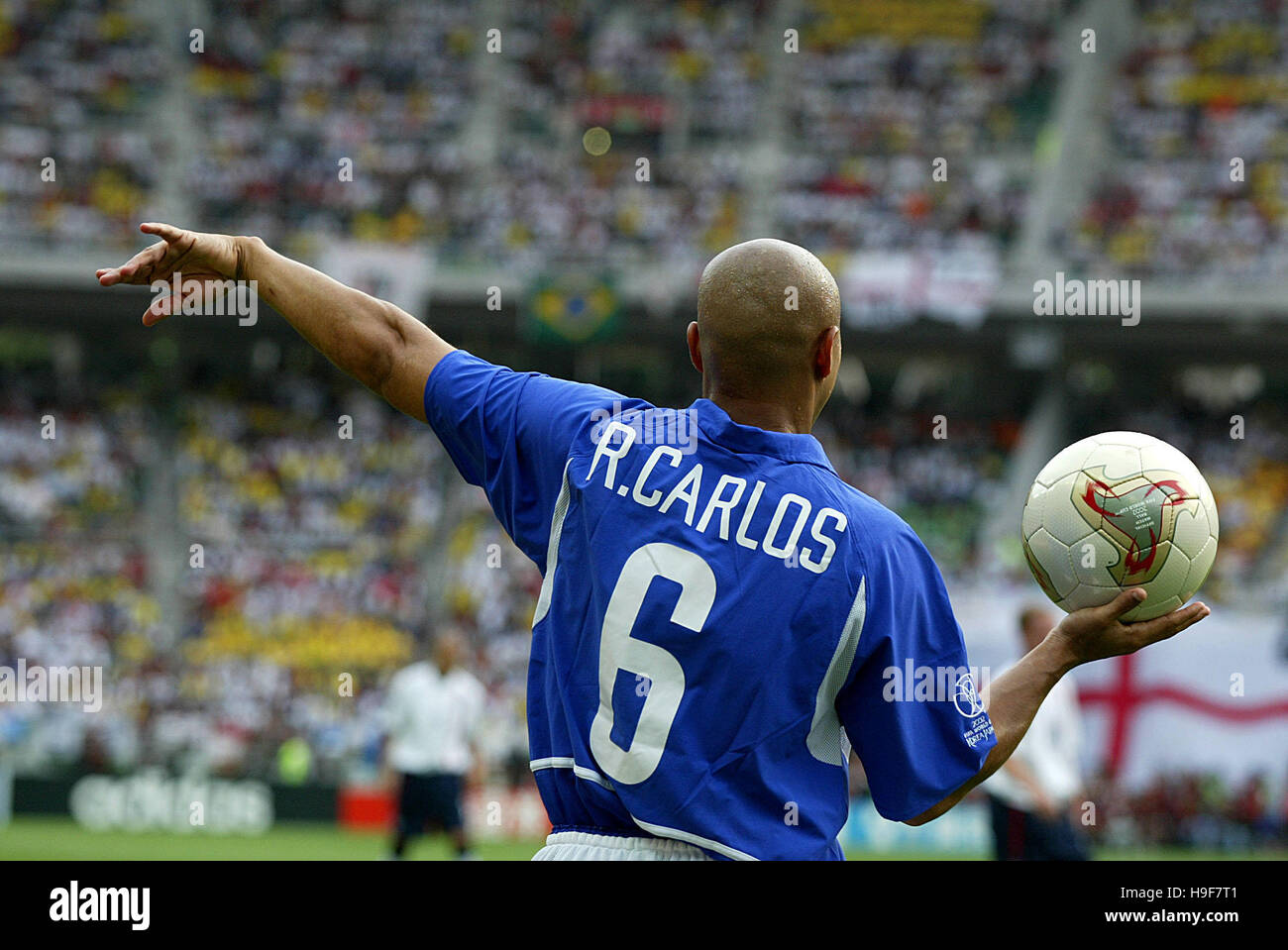 ROBERTO CARLOS BRAZIL & REAL MADRID ECOPA STADIUM SHIZUOKA JAPAN 21 ...