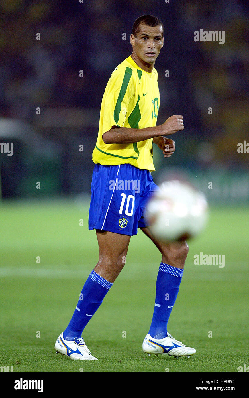 Rivaldo world cup 2002 hi-res stock photography and images - Alamy