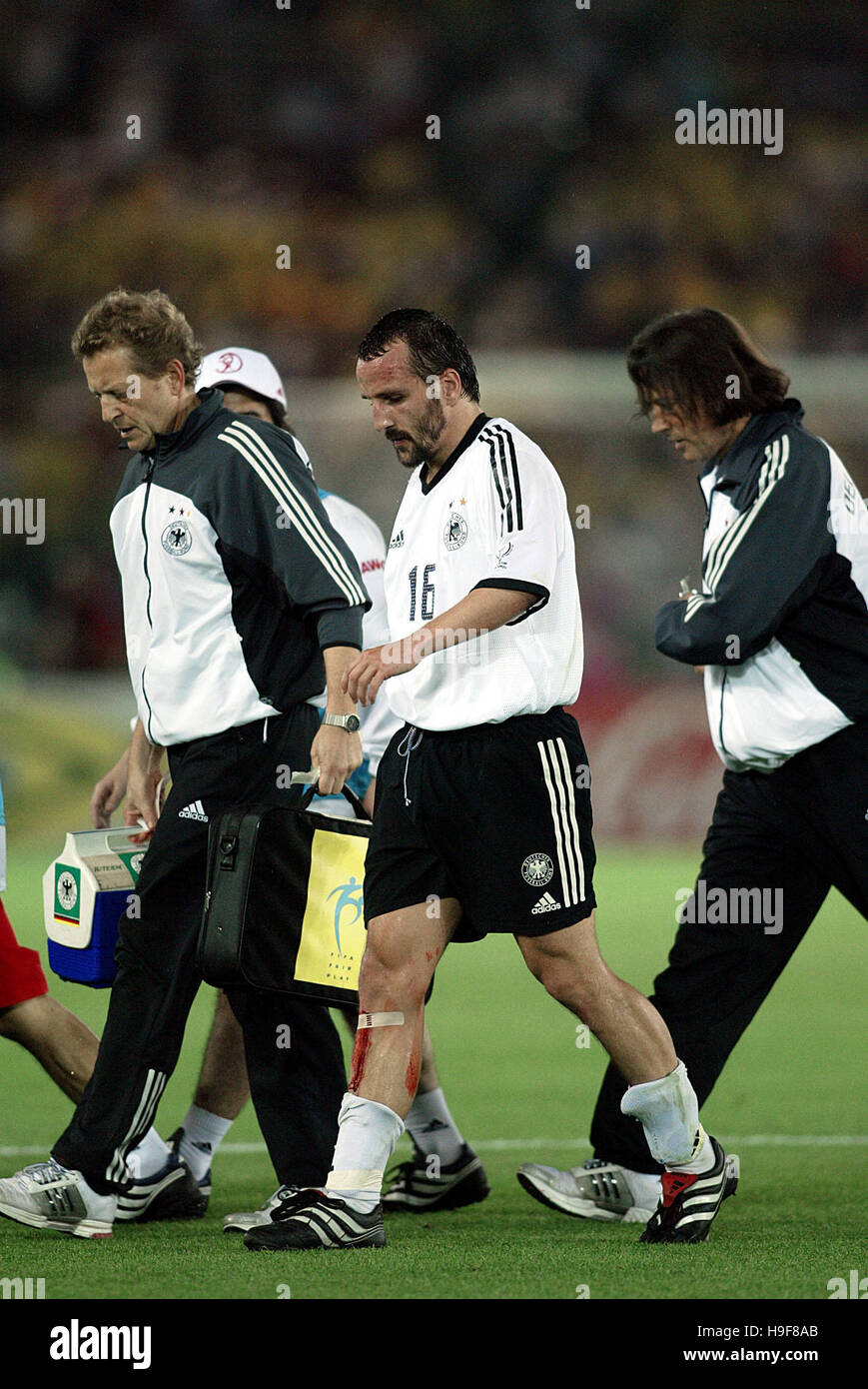 JENS JEREMIES INJURY GERMANY V BRAZIL INTERNATIONAL STADIUM YOKOHAMA ...
