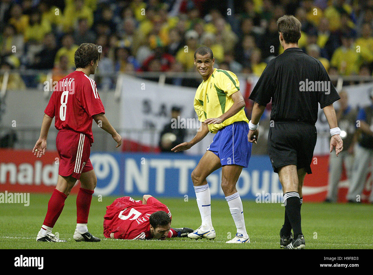 RIVALDO & OZALAN ALPAY BRAZIL V TURKEY SAITAMA STADIUM SAITAMA JAPAN 26 ...