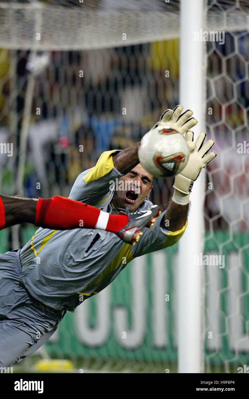 Kobe wing stadium hi-res stock photography and images - Alamy