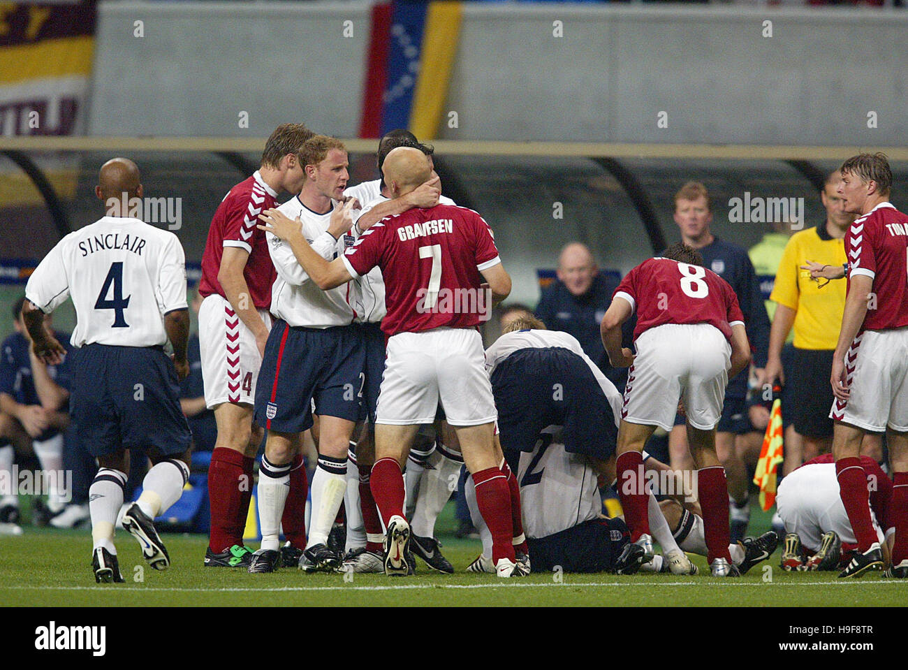 NICKY BUTT & THOMAS GRAVESEN DENMARK V ENGLAND NIIGATA STADIUM BIG SWAN ...