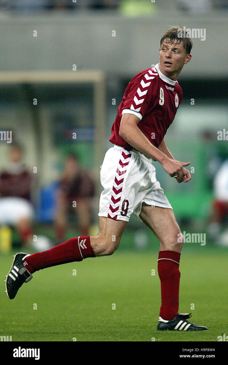 JON DAHL TOMASSON DENMARK NIIGATA STADIUM BIG SWAN NIIGATA JAPAN 15 ...