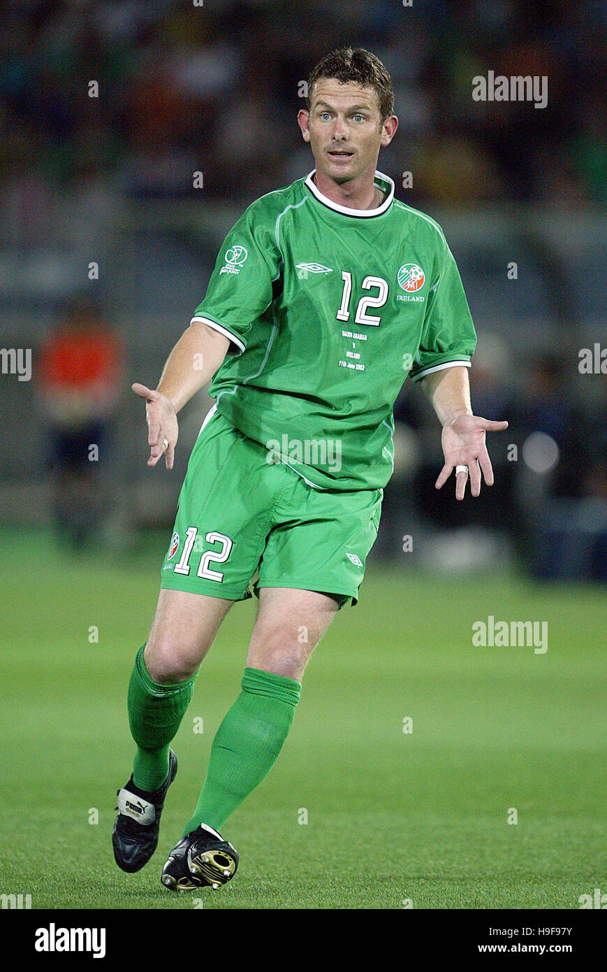 MARK KINSELLA REPUBLIC OF IRELAND INTERNATIONAL STADIUM YOKOHAMA JAPAN ...
