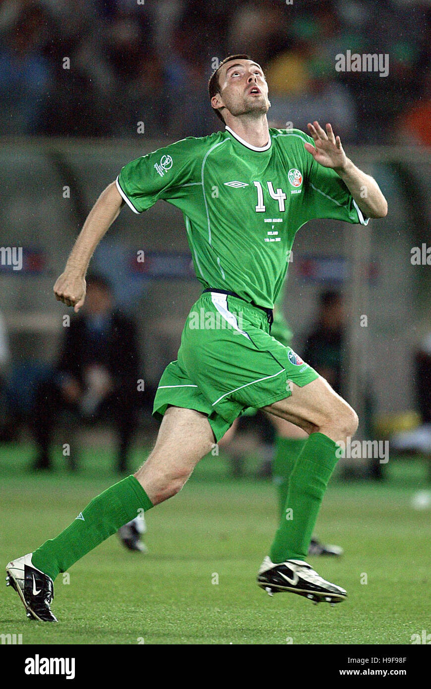 GARY BREEN REPUBLIC OF IRELAND INTERNATIONAL STADIUM YOKOHAMA JAPAN 11 ...