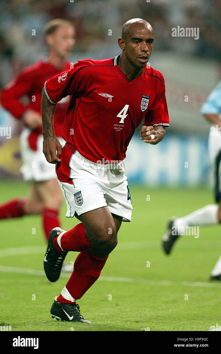 TREVOR SINCLAIR ENGLAND & WEST HAM UNITED FC SAPPORO DOME SAPPORO JAPAN ...