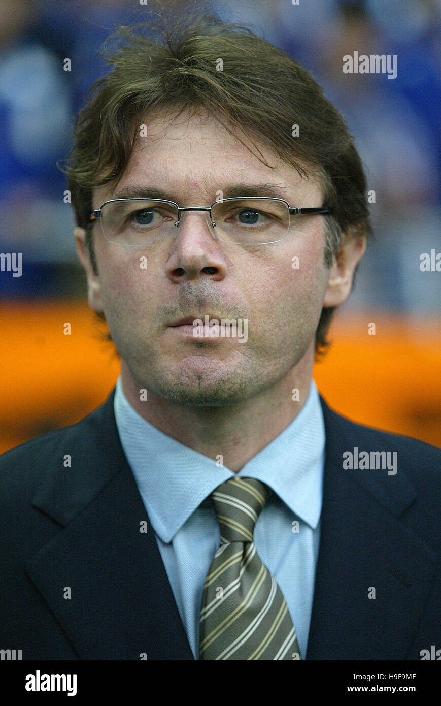 Philippe troussier japan coach hi-res stock photography and images - Alamy