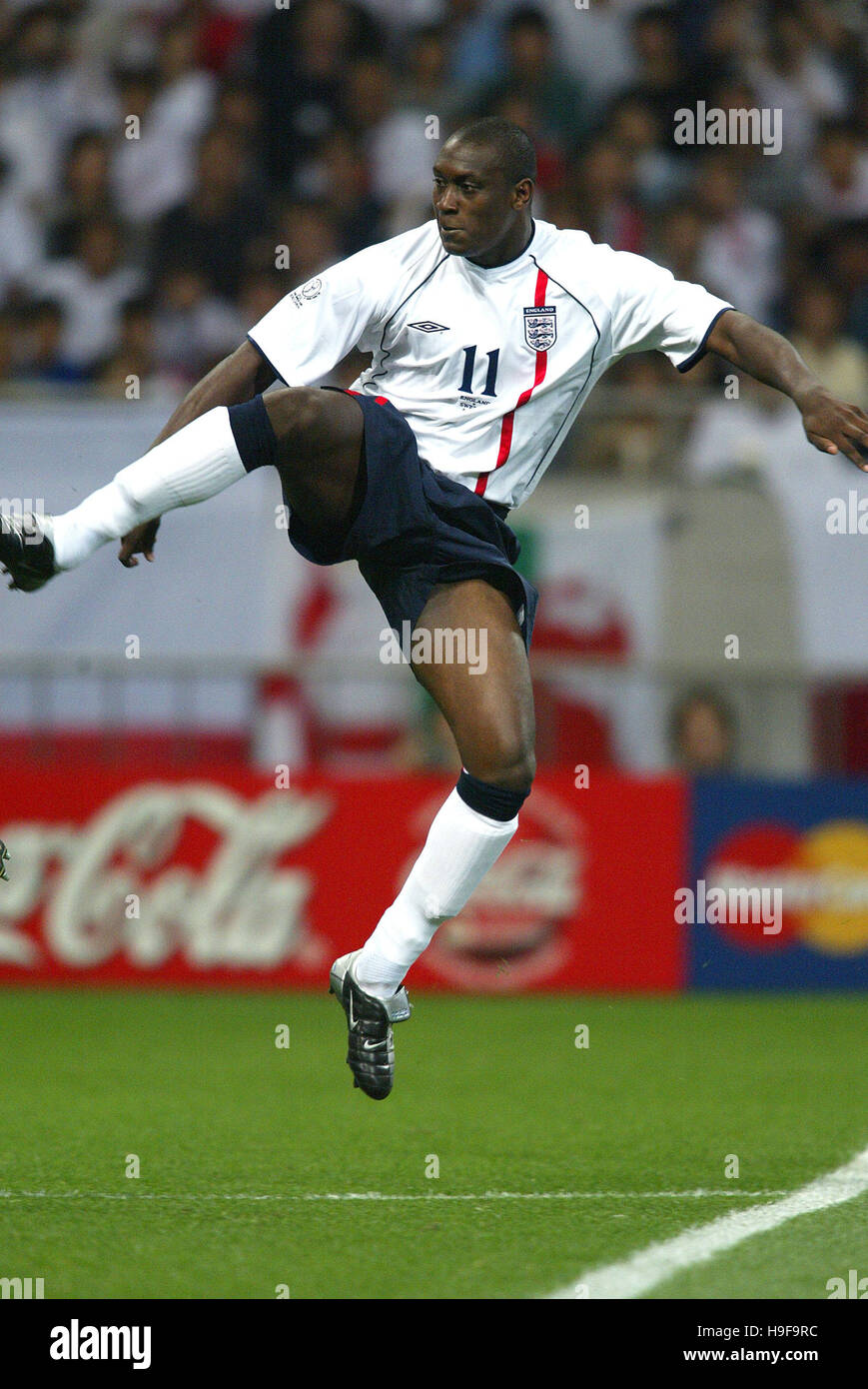 EMILE HESKEY ENGLAND & LIVERPOOL FC SAITAMA STADIUM SAITAMA JAPAN 02 ...