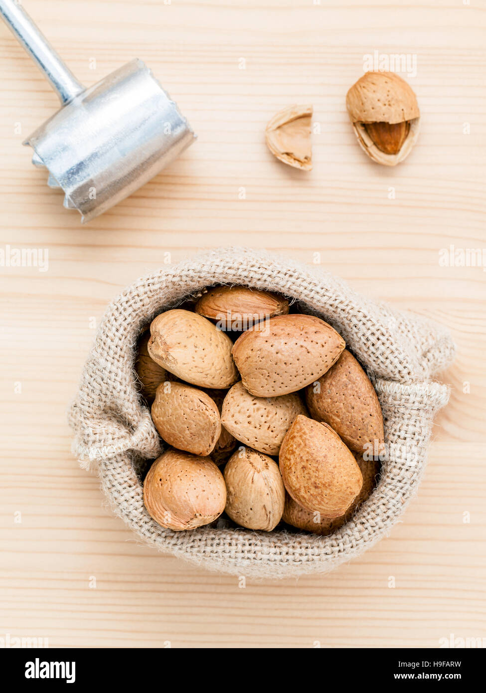 Almonds kernels whole on hi-res stock photography and images - Alamy