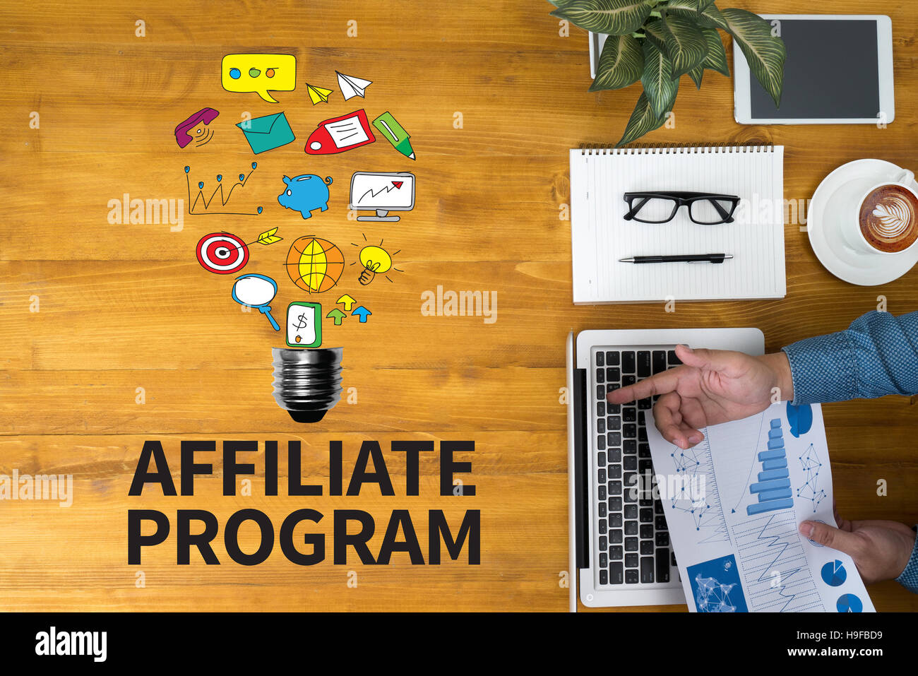 Affiliate referral program hi-res stock photography and images - Alamy