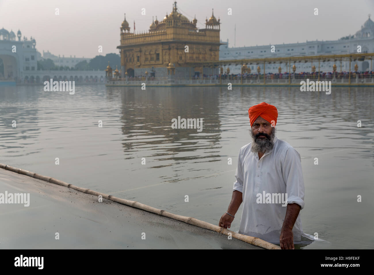 Amritsar dusk sikh temple hi-res stock photography and images - Alamy