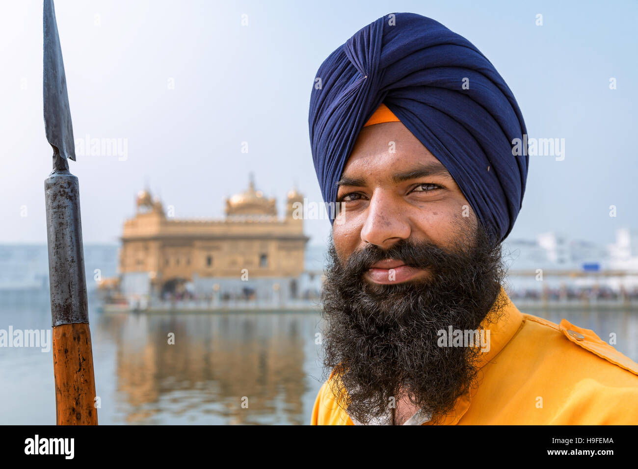 Sikh clothing hi-res stock photography and images - Alamy