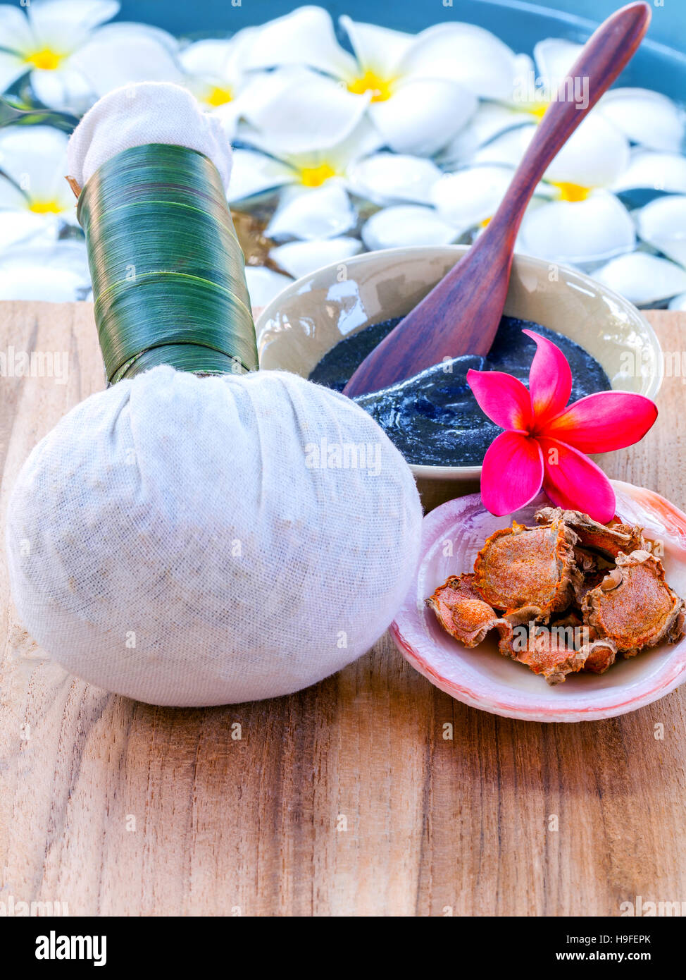 Spa and wellness treatment setup on wooden panel Stock Photo - Alamy