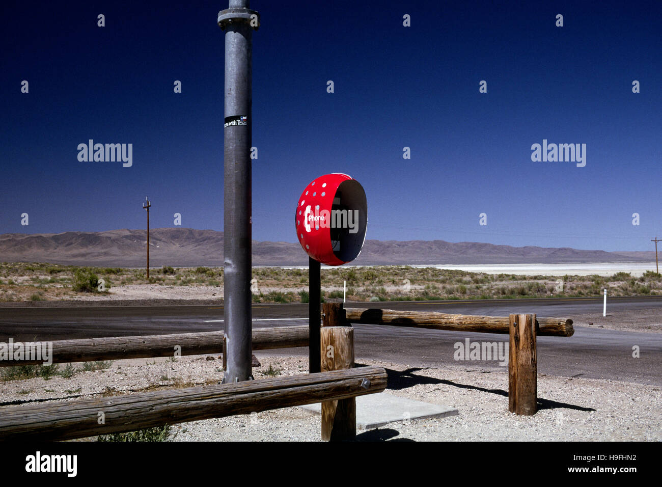 Phone booth in desert hi-res stock photography and images - Alamy