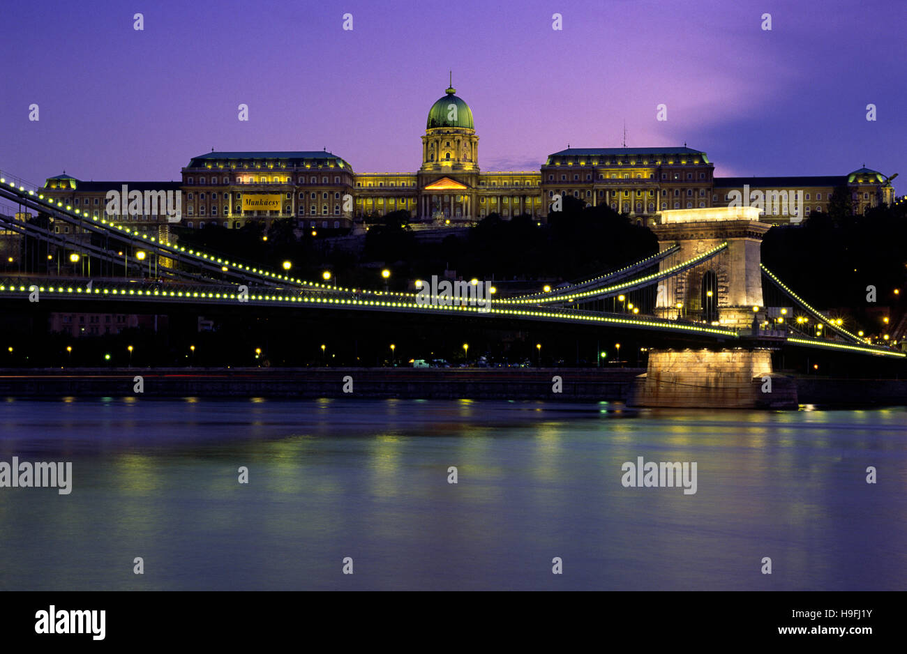 Chain of castles hi-res stock photography and images - Alamy