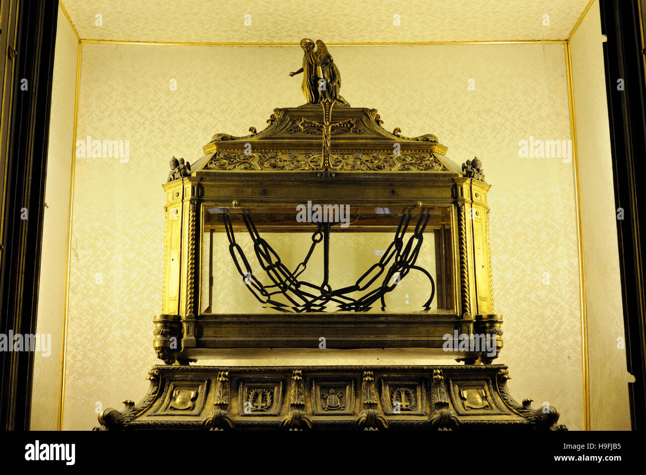 Italy, Rome, Basilica of San Pietro in Vincoli (St. Peter in Chains ...
