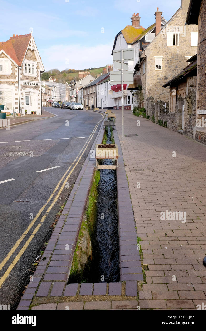 Overflow drain hi-res stock photography and images - Alamy