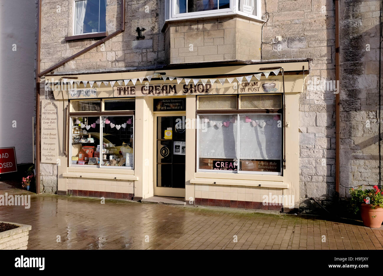 Beer shops hi-res stock photography and images - Alamy