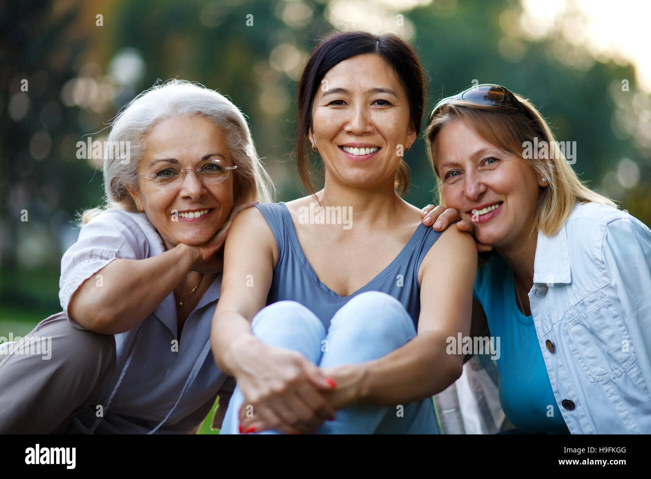 Group of mature ladies hi-res stock photography and images - Alamy